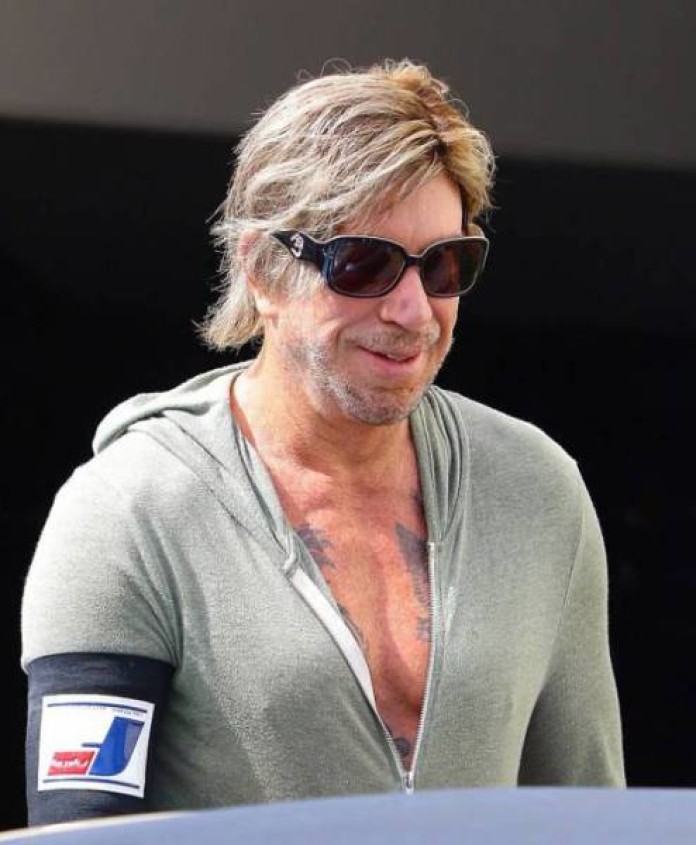 La stupéfiante transformation du visage de Mickey Rourke en 30 ans ...