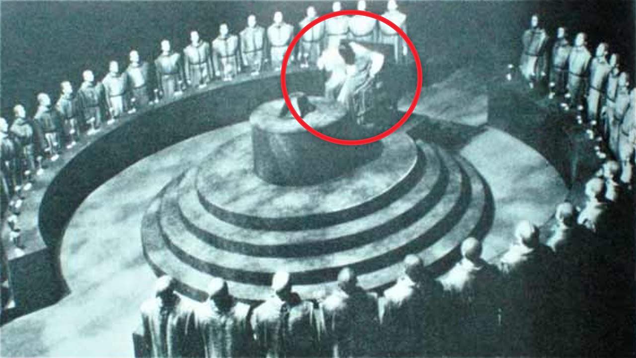 Top 10 des THÉORIES du COMPLOT les plus RIDICULES au MONDE ! - Breakforbuzz