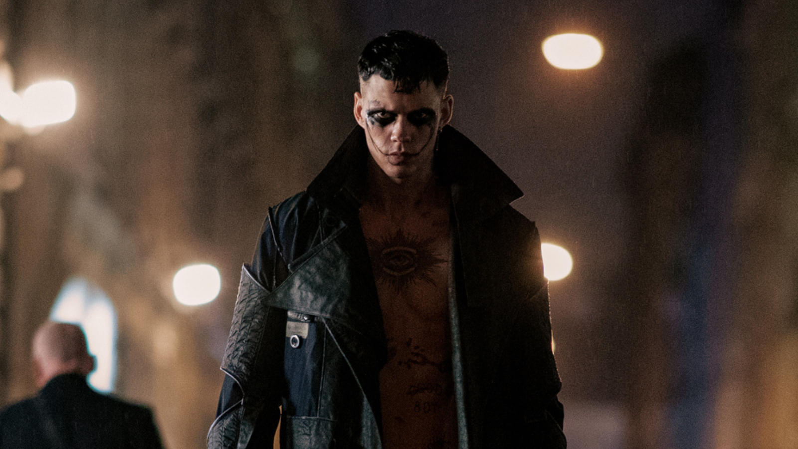 Le retour de The Crow : Bill Skarsgård incarnera le rôle emblématique ...